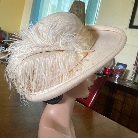 Vintage | Accessories | Vintage Cream Hat With Giant Feather | Poshmark